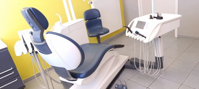 SIRONA TENEO BEHANDLUNGSEINHEIT Trockenabsaugung Zahnarztstuhl Dental ...