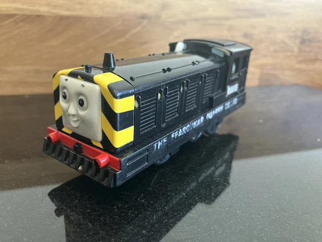 TOMY TRACKMASTER THOMAS And Friends Mavis Battery Operated Train Engine ...