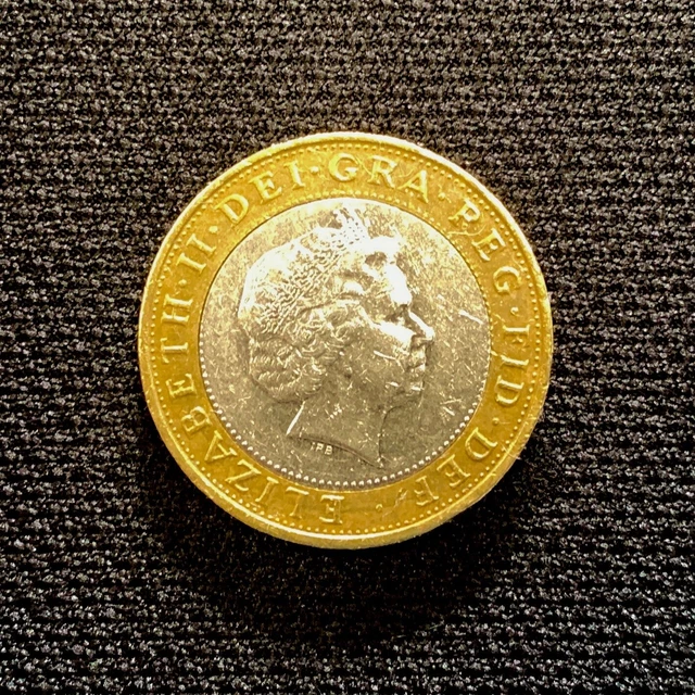 UK 2014 TECHNOLOGY £2 Two Pound Coin Queen Elizabeth Ii Fourth Portrait ...