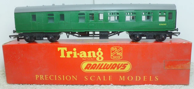 TRIANG R220 MAIN Line Brake 2nd Coach Green With Seats S34245 £11.60 ...