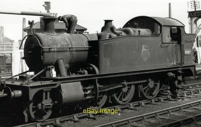 PHOTO 6X4 RAILWAY Steam Engine 5527 ex GWR 2-6-2 Tank unknown shed ...