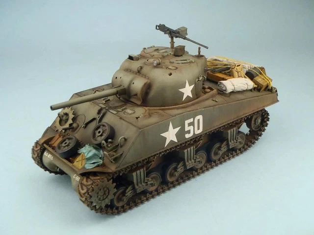 BUILT PAINTED 1:35 M4A3 Sherman Tank Modell Panzer Model EUR 175,00 ...