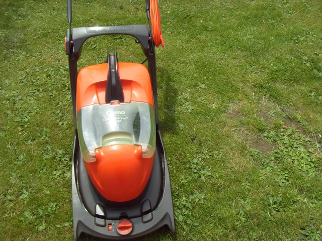 FLYMO 330AX GLIDER compact Hover mower,Metal Blade, Lawnmower £35.00 ...