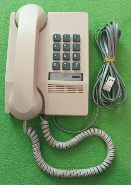 VINTAGE BRITISH TELECOM Tremolo 9701 telephone in Almond. 1986. In ...