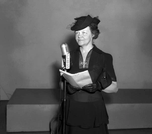 RADIOS THE COURT of Missing Heirs a true stories program Picture 1940s ...