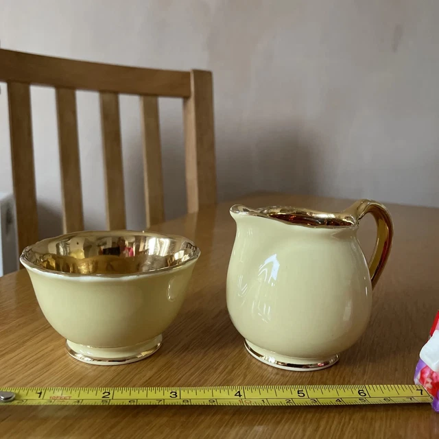 VINTAGE CROWN DEVON Fieldings Yellow Gold Lustre Small Cream Jug ...