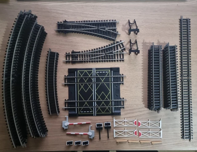 HORNBY RAILWAY - 00 Gauge Track Pack System Basic Oval + Track Packs A ...