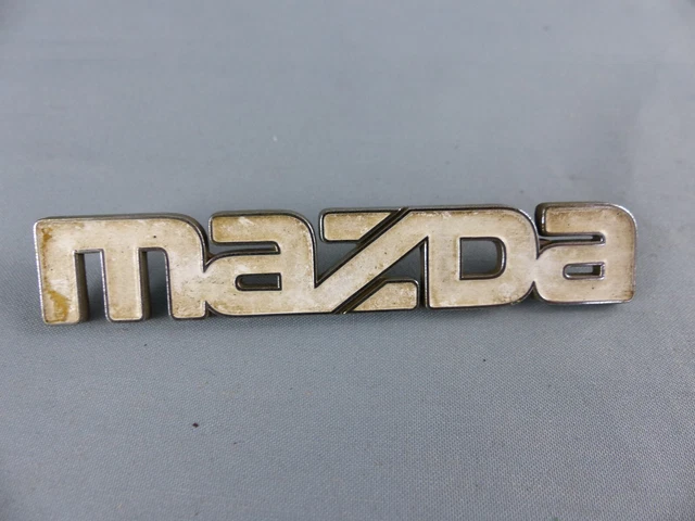 MAZDA ANCIEN INSIGNE emblème logo sigle monogramme hayon coffre en ...