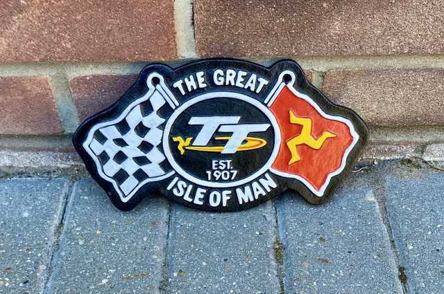 ISLE OF MAN TT Cast Iron Sign , 26cm x 14cm x 0.6cm £24.99 - PicClick UK