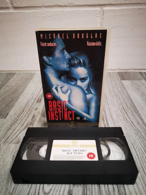 MICHAEL DOUGLAS - Basic Instinct - VHS Tape (PG18) £8.99 - PicClick UK