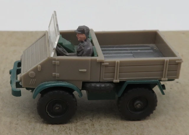 MICRO WIKING HO 1/87 CAMION MB MERCEDES UNIMOG 411 + personnage no BOX ... MICRO WIKING HO 1/87 CAMION MB MERCEDES UNIMOG 411 + personnage no BOX ...