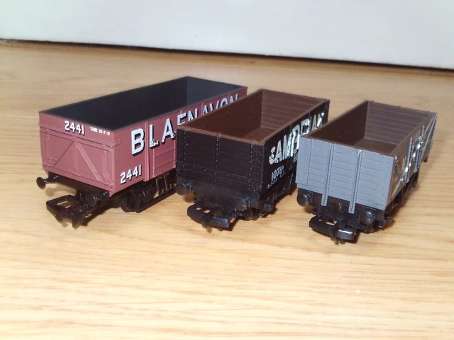 COLLECTION OF MAINLINE Wagons for Hornby OO Gauge Model Railway Train ...
