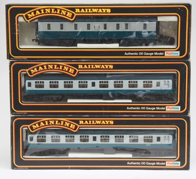 3 X MAINLINE 00 GAUGE BRITISH RAIL PASSENGER COACHES/PARCELS VAN, BOXED ...