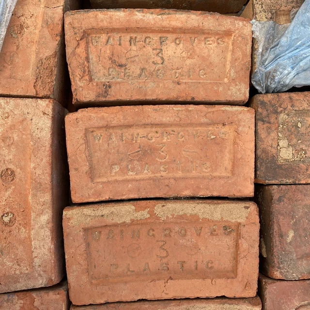 RECLAIMED RADIUS BRICKS - Red Imperial 3 Inch Curved Chimney / Bay ...