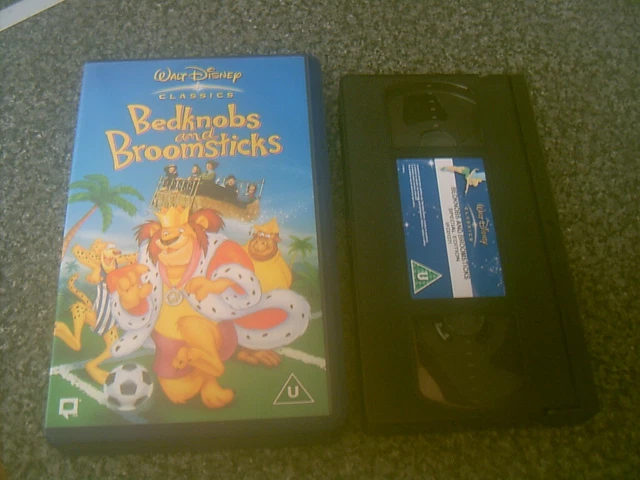 BEDKNOBS AND BROOMSTICKS Movie-Vhs Tape-Angela Lansbury,Roddy Mcdowall ...