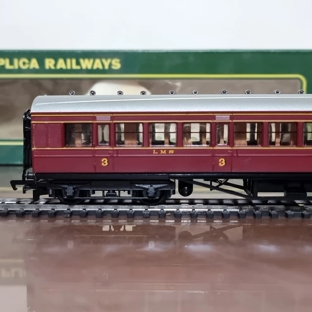 REPLICA RAILWAYS 12211 LMS Mk1 Second Corridor Coach OO Gauge Boxed £9. ...
