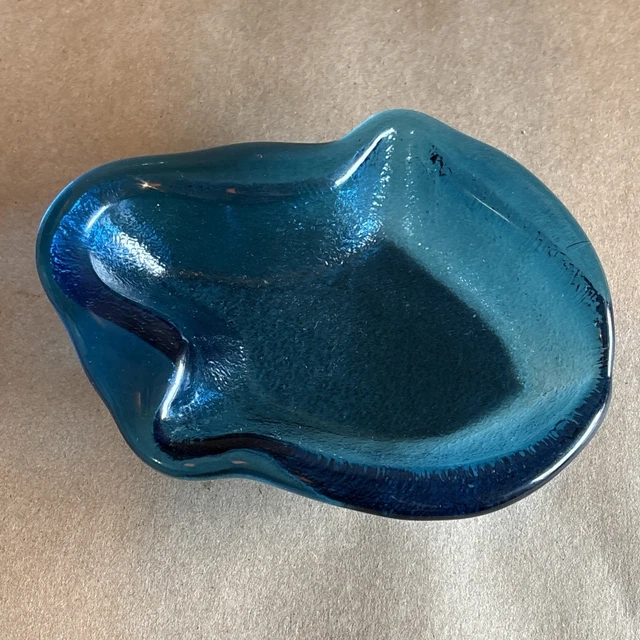 VINTAGE BLENKO ART Glass Blue Amoeba Free Form Ashtray Trinket Dish £39 ...