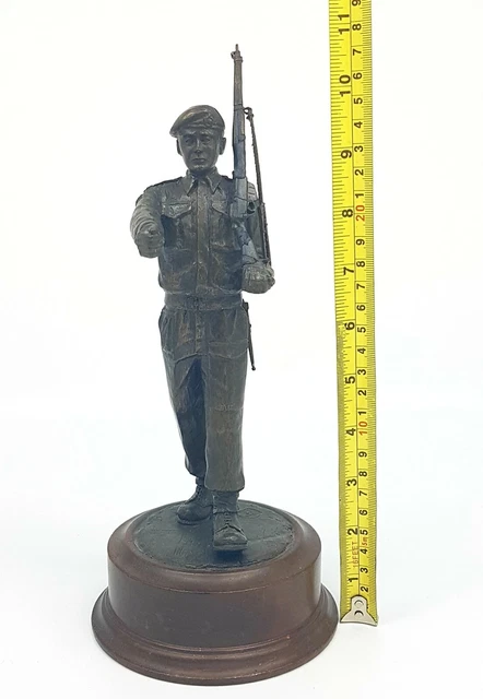 VINTAGE STATUE MARCHING Military Soldier Peter Hicks Figurine Bronze ...