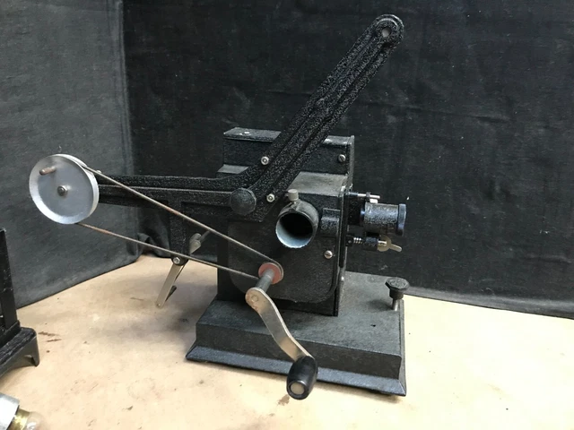 VINTAGE BINGOSCOPE 9.5MM HAND CRANKED PROJECTOR w/POWER UNIT, BOX & 3 ...