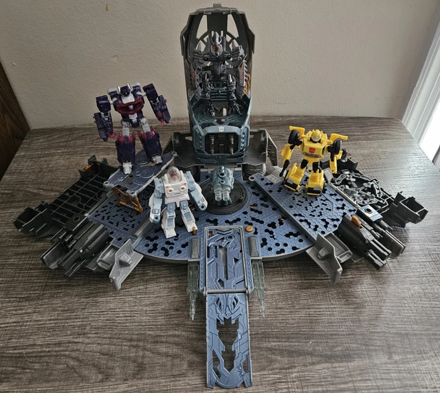 TRANSFORMERS DARK OF the Moon DOTM Autobot Ark Playset and 4 Figure Lot ...