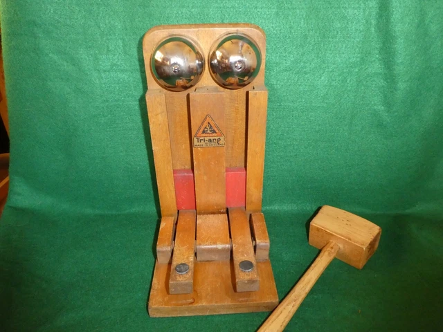 VINTAGE TRI-ANG WOODEN FAIRGROUND BELL RINGING TOY 1950's £3.20 ...