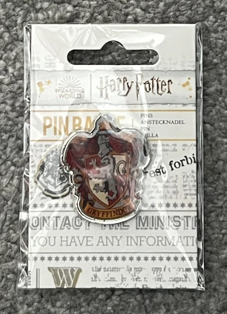 OFFICIAL HARRY POTTER Gryffindor Crest Pin Badge - Brand New £4.99 ...