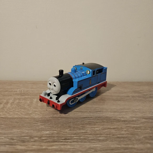 TOMY TRACKMASTER THOMAS the tank engine train 1992 thomas Battery Train ...