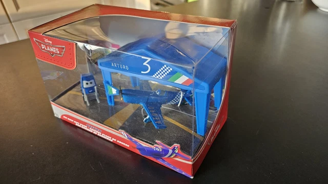 PLANES DISNEY PIXAR Cars - Arturo Pit Row Gift Pack Avion EUR 45,00 ...
