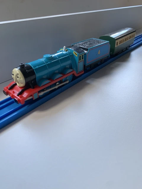 THOMAS THE TANK Engine & Friends Trackmaster MOTORIZED GORDON TRAIN £25 ...