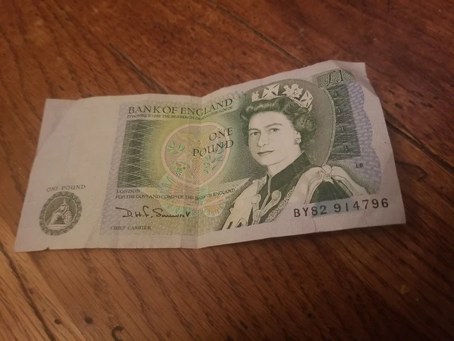 VINTAGE 1970'S 1980'S British One Pound Note Queen Elizabeth Sir Isaac ...