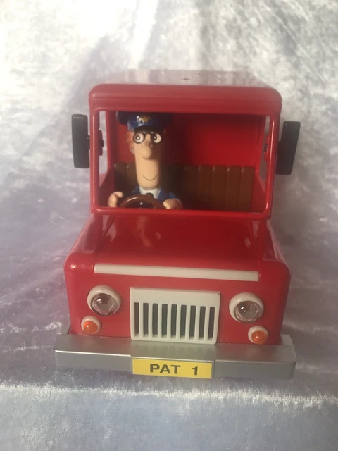 POSTMAN PAT TOY Van With Postman Pat Figure 2003 £5.00 - PicClick UK