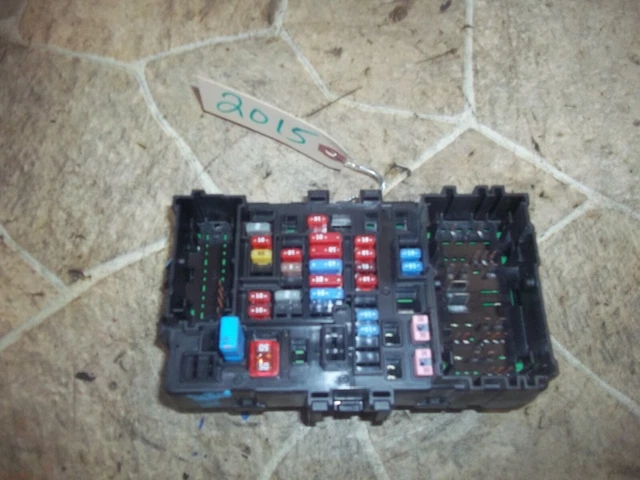 2015-2020 CHEVY TAHOE Cabine Fusible Relais Junction Box Bloc Gauche ...