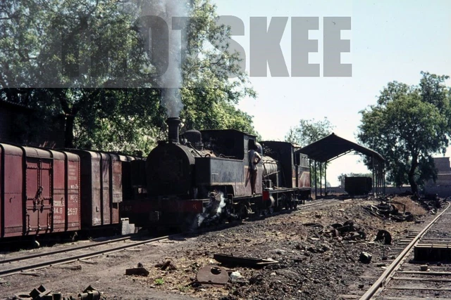 35MM SLIDE INDIA Indian Railways Steam Loco 563 Pratapnagar 1976 ...