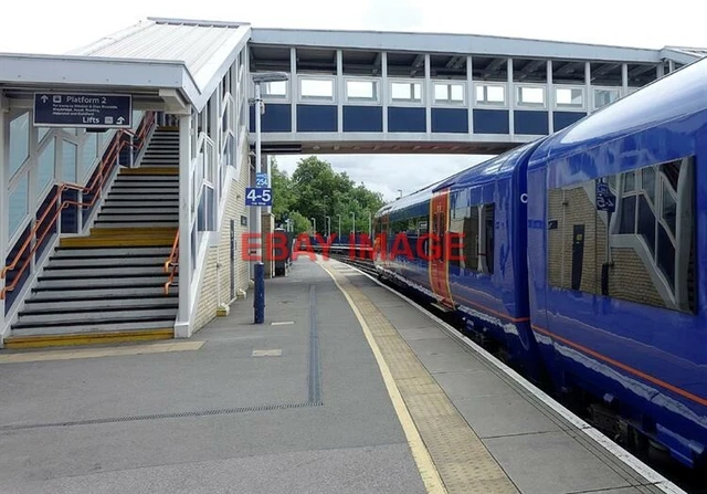 PHOTO (3) South West Trains 458 Class Emu 458532 At Staines. It Is En ...
