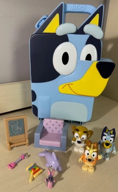 BLUEY DELUXE PLAY & Go Playset Collector Case 2.5-3 in Figures & ALL ...