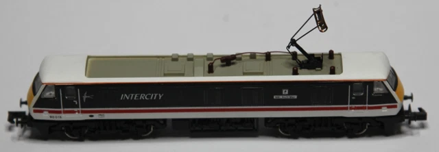 GRAHAM FARISH 8827 Class 90 90015 'BBC North West' in Intercity Swallow ...