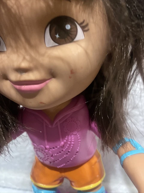 DORA THE EXPLORER Skate And Spin Dora & Boots Roller Skating Friends ...