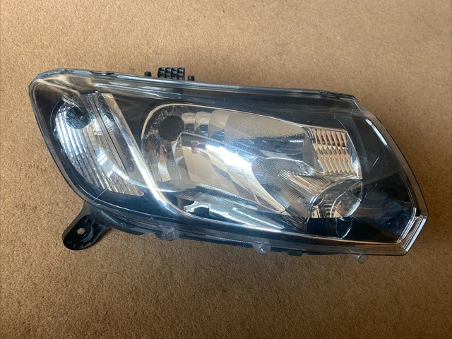 USED DACIA SANDERO STEPWAY MK2 RHD DRIVER SIDE HEADLIGHT 260102523r £80 ...