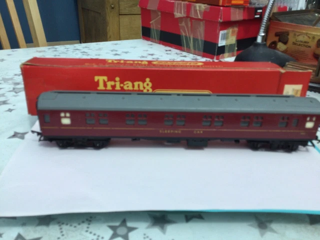 VINTAGE TRIANG 00/H0 R.339 B.r 2Nd Class Sleeping Car In Maroon Red ...