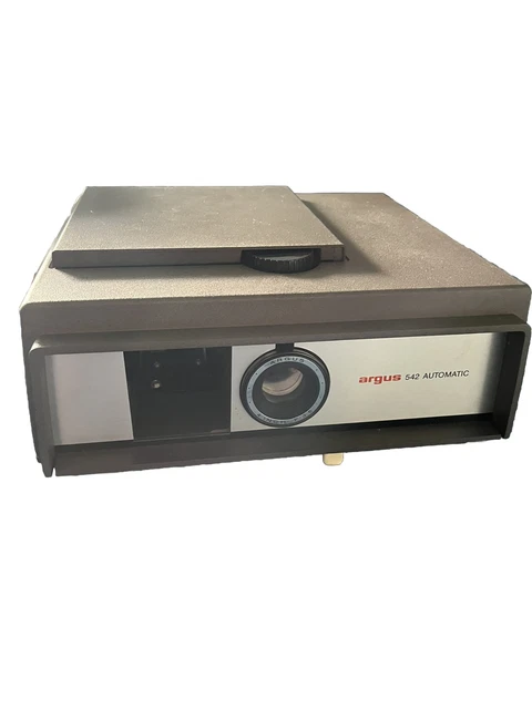 VINTAGE SLIDE PROJECTOR Argus Automatic Model 542. Table And Case ...