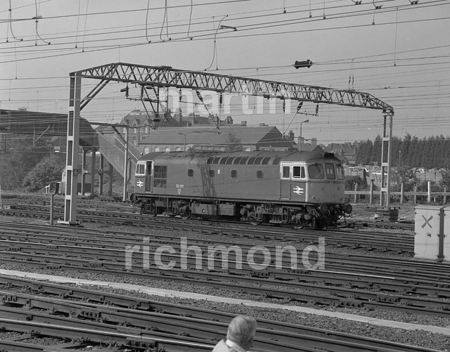 CREWE CLASS 33 33017 1980's 6 x 7.5 cm Railway Negative RN429 £2.99 ...
