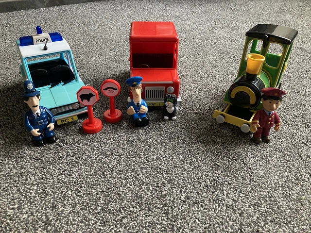 POSTMAN PAT GREENDALE Rocket Train Police Car Pats Van & Figures ...