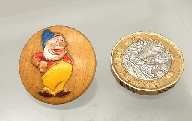 VINTAGE SNOW WHITE Dwarf / Gnome Painted Wood Children's Button - 2.5cm ...
