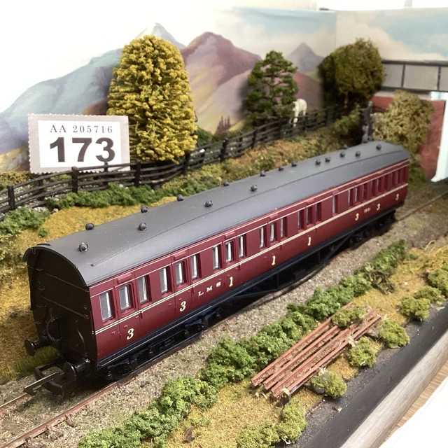 DAPOL 00 GAUGE E28 LMS MAROON 57' SUBURBAN LAV COMPOSITE COACH 19191 ...