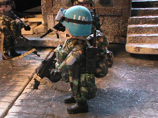 PLAYMOBIL CUSTOM SOLDAT Espagnol (PROFOR)(ONU) (BALKANS-1992) REF-0014 ...