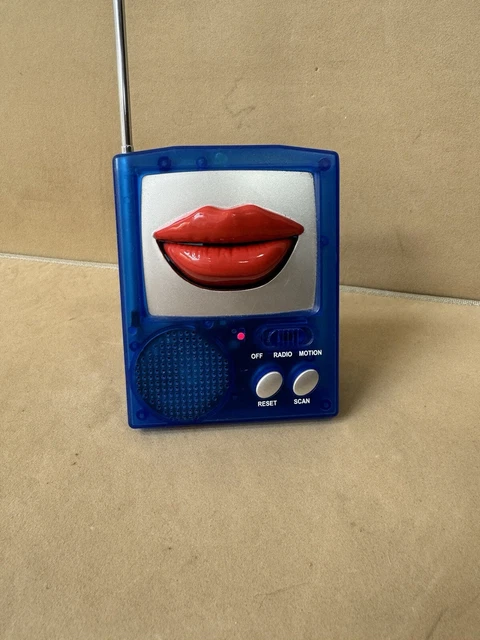 VINTAGE PORTABLE NOVELTY Hot Lips Talking Radio With Moving Lips FM ...