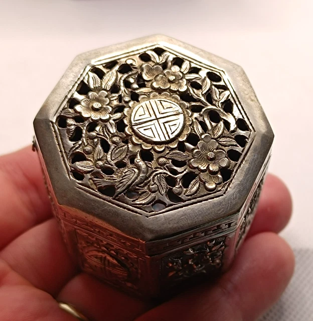 BOITE ANCIENNE MÉTAL argenté décor asiatique hexagonale Asian box EUR ...