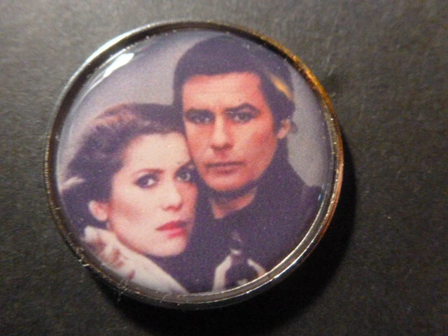 PIN'S ALAIN DELON et catherine deneuve EUR 25,00 - PicClick FR