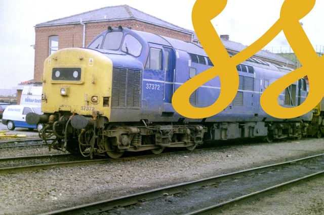 UK RAILWAYS 35MM COLOUR NEGATIVE: 37372 at CARR LOCO, DONCASTER DEPOT ...