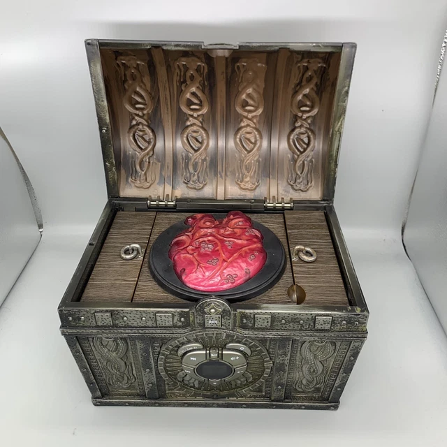 DISNEY PIRATES OF the Caribbean CD Player Treasure Chest Davy Jones ...